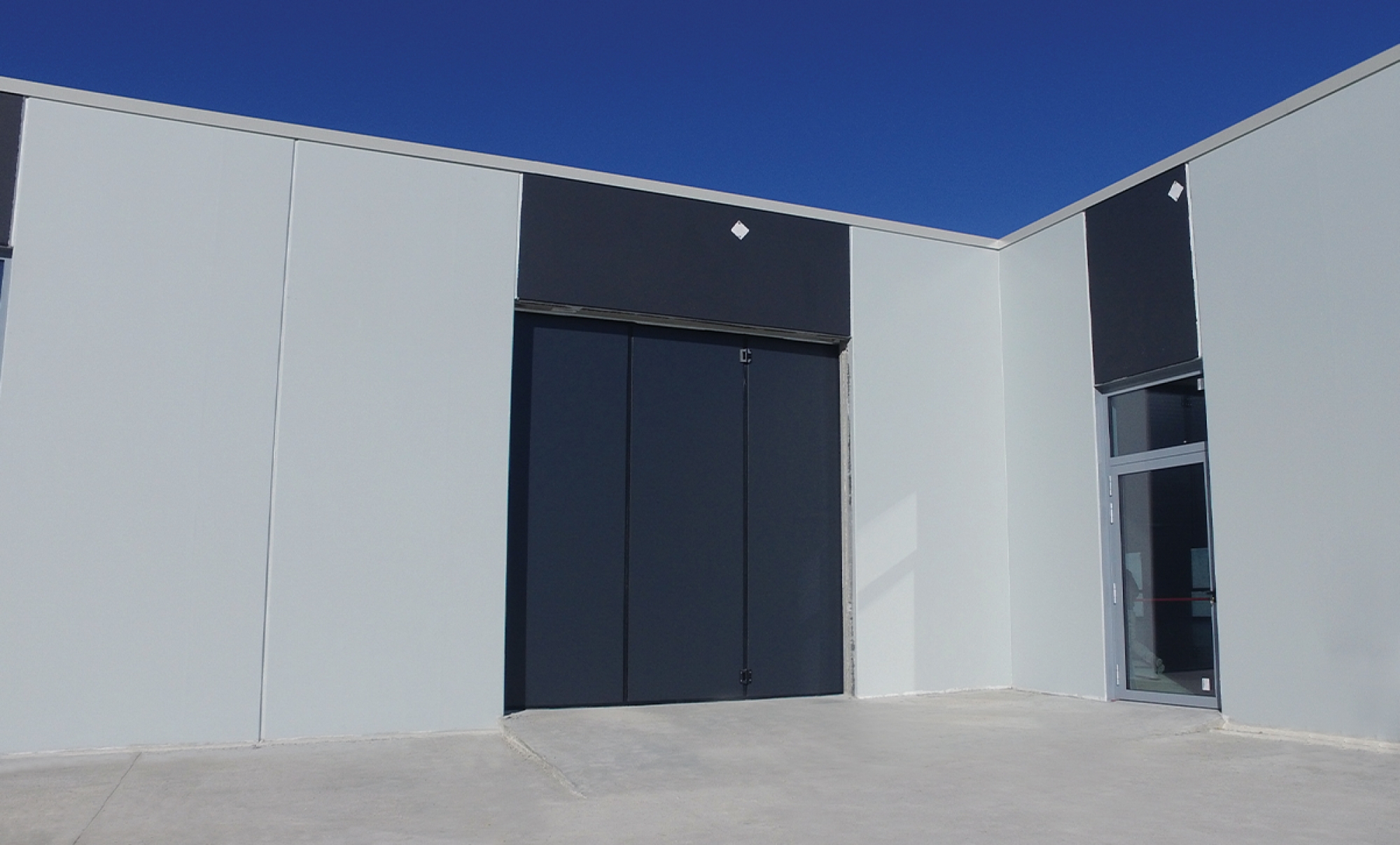 Portes de hangars, entrepôts, parkings - Galvolux