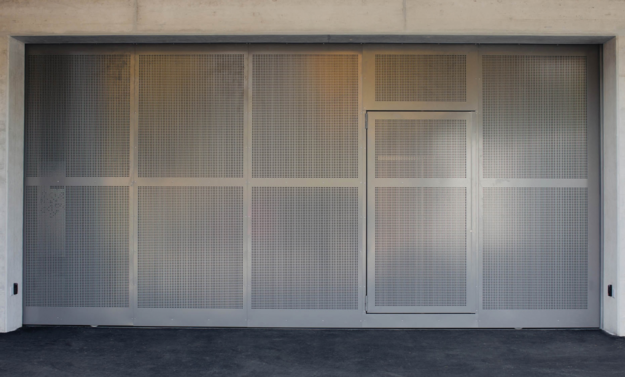 Portes de hangars, entrepôts, parkings - Galvolux