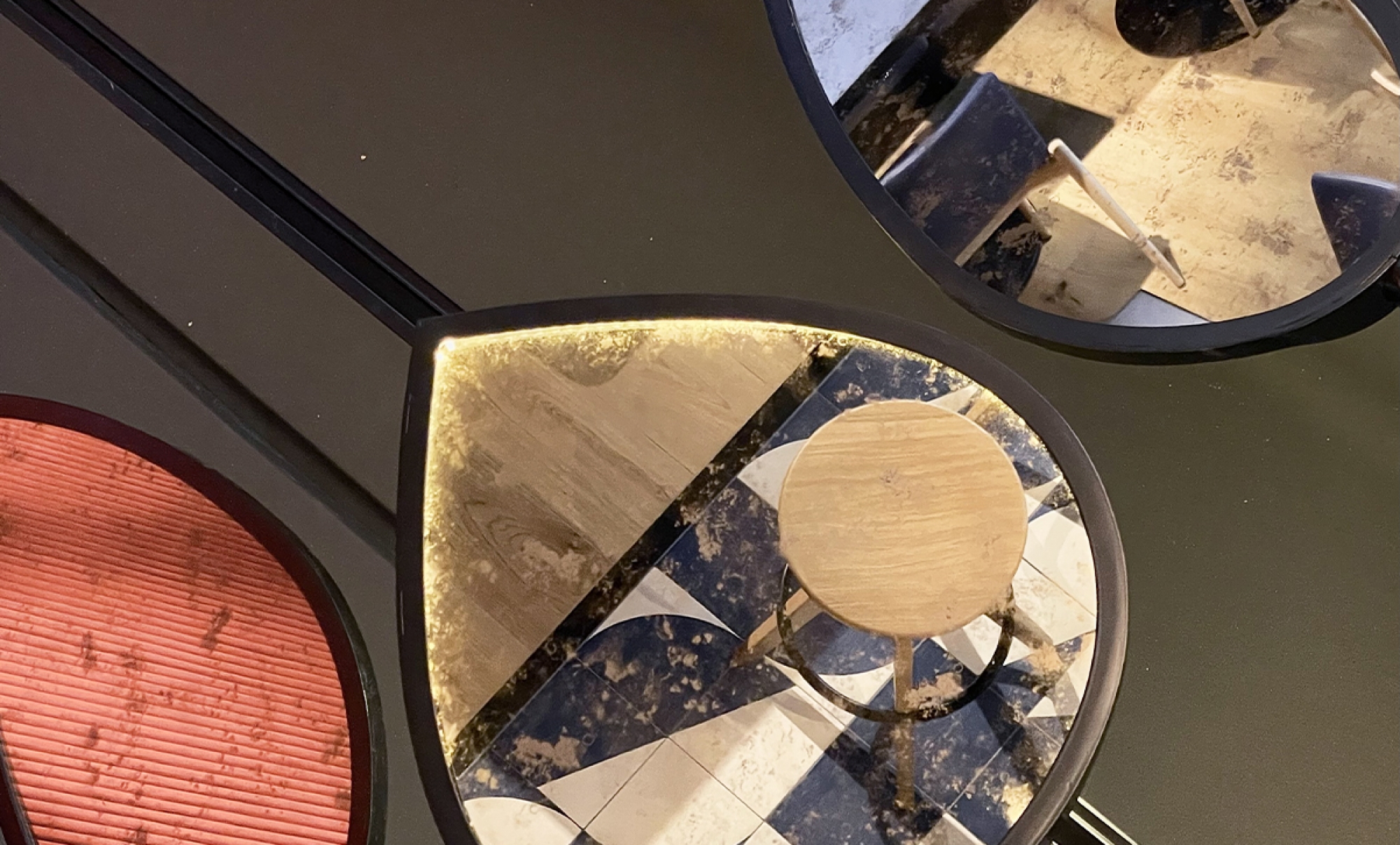 Oxide Line mirror with a vintage character - Galvolux